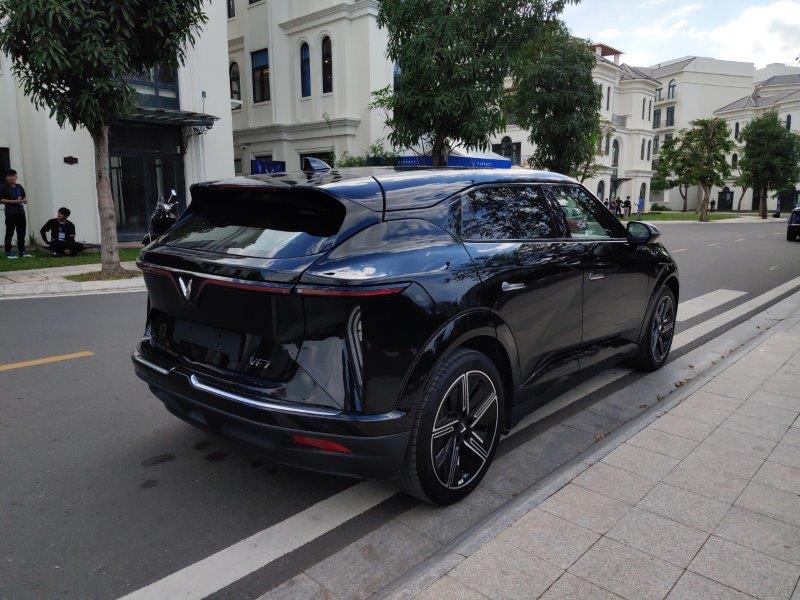 Cảm nhận nhanh lái xe điện SUV coupe VinFast VF7 mới nhất - Đào tạo chứng chỉ lái xe nâng xe ...